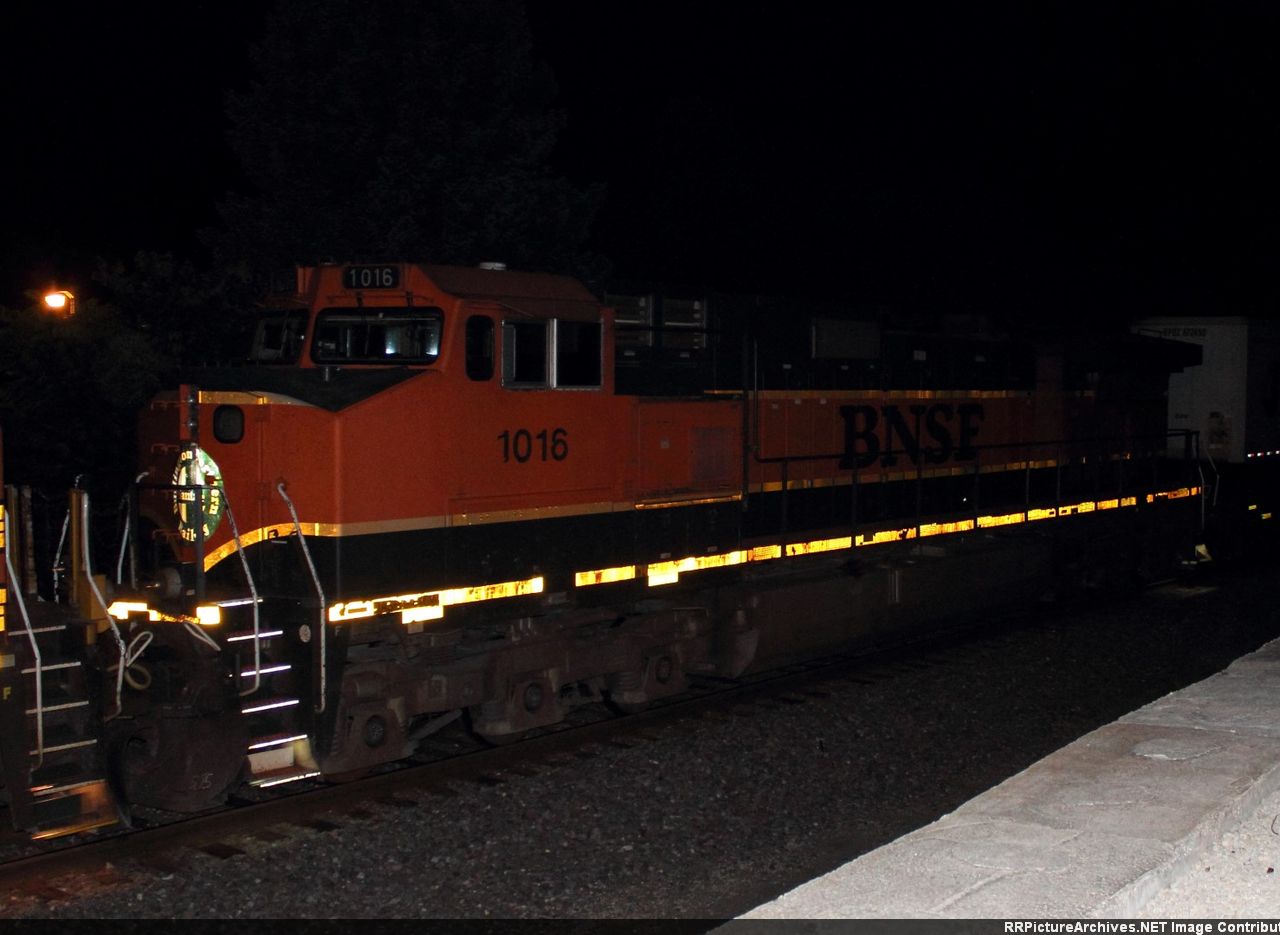 BNSF 1016